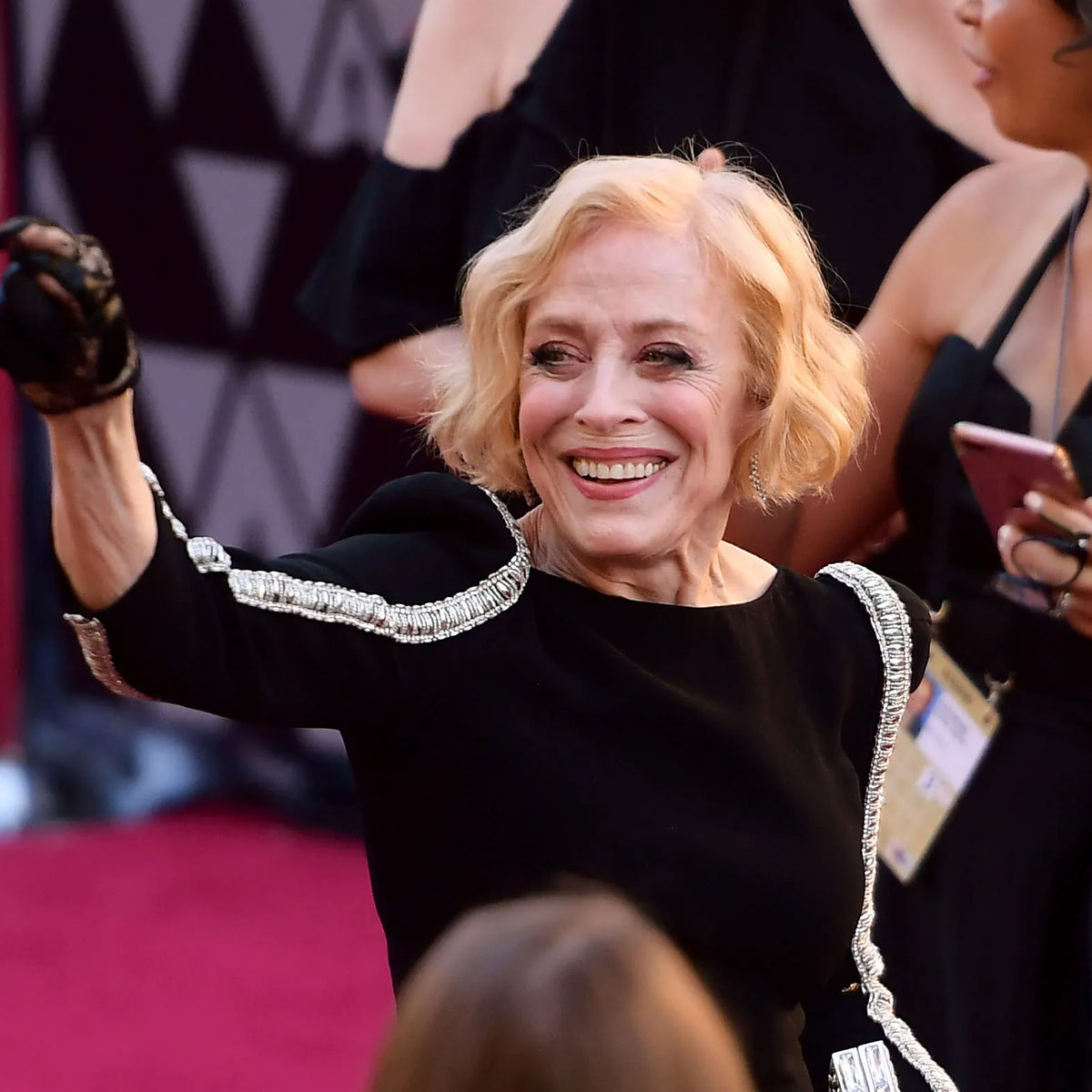 Holland Taylor at the Oscars – Gaspar Gloves